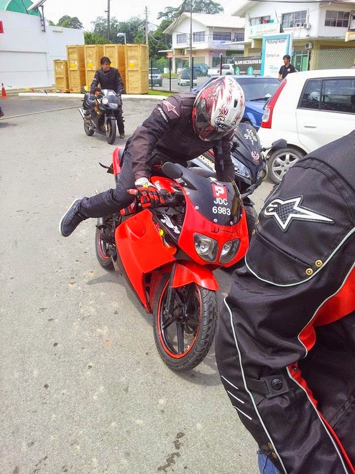 Ray Superbike: REVIEW Kawasaki 150 RR : The Legendary KIPS