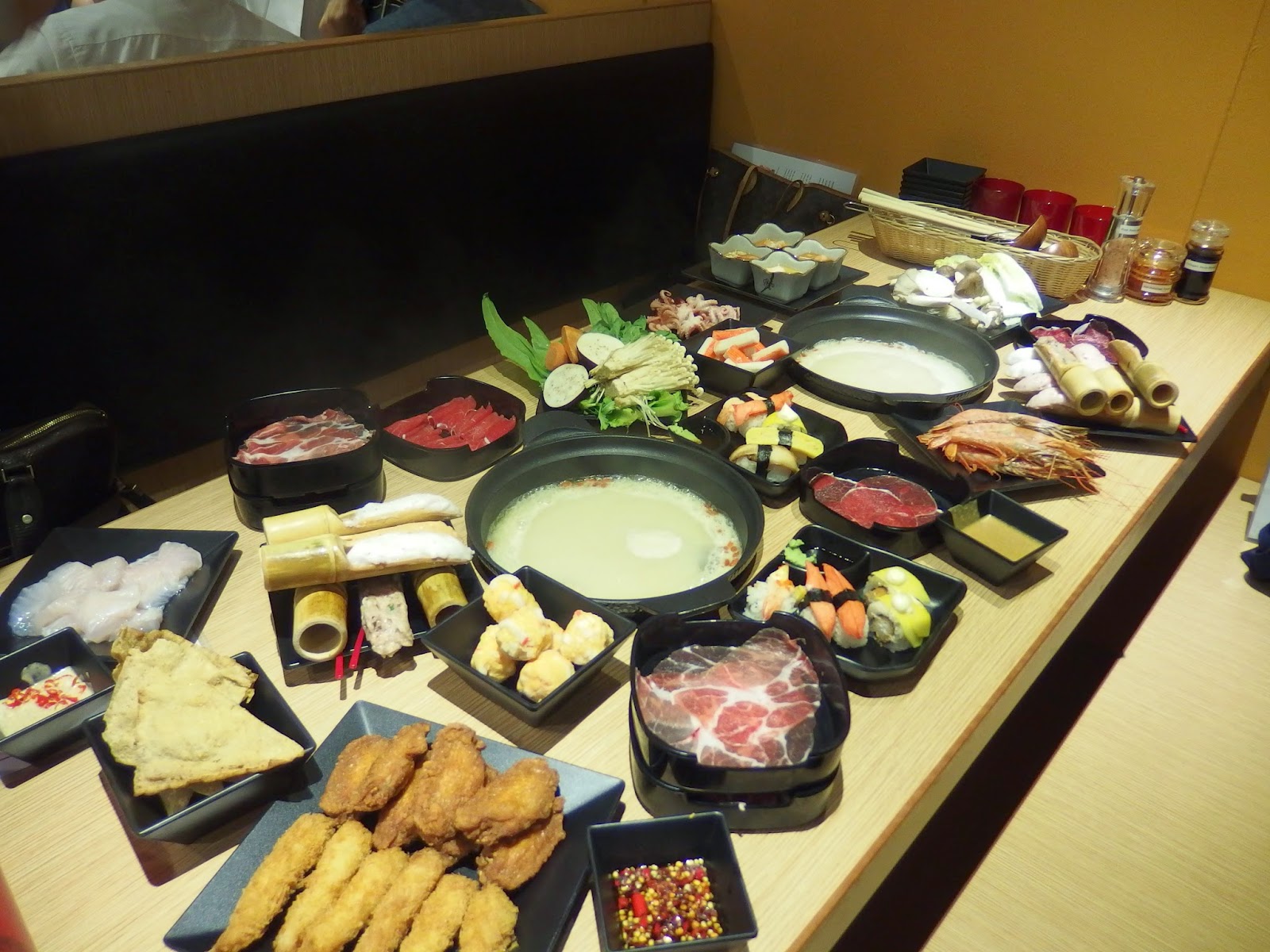 Momiji Shabu Shabu Buffet @ Balestier Shaw Plaza, Singapore - NKIKICHUA