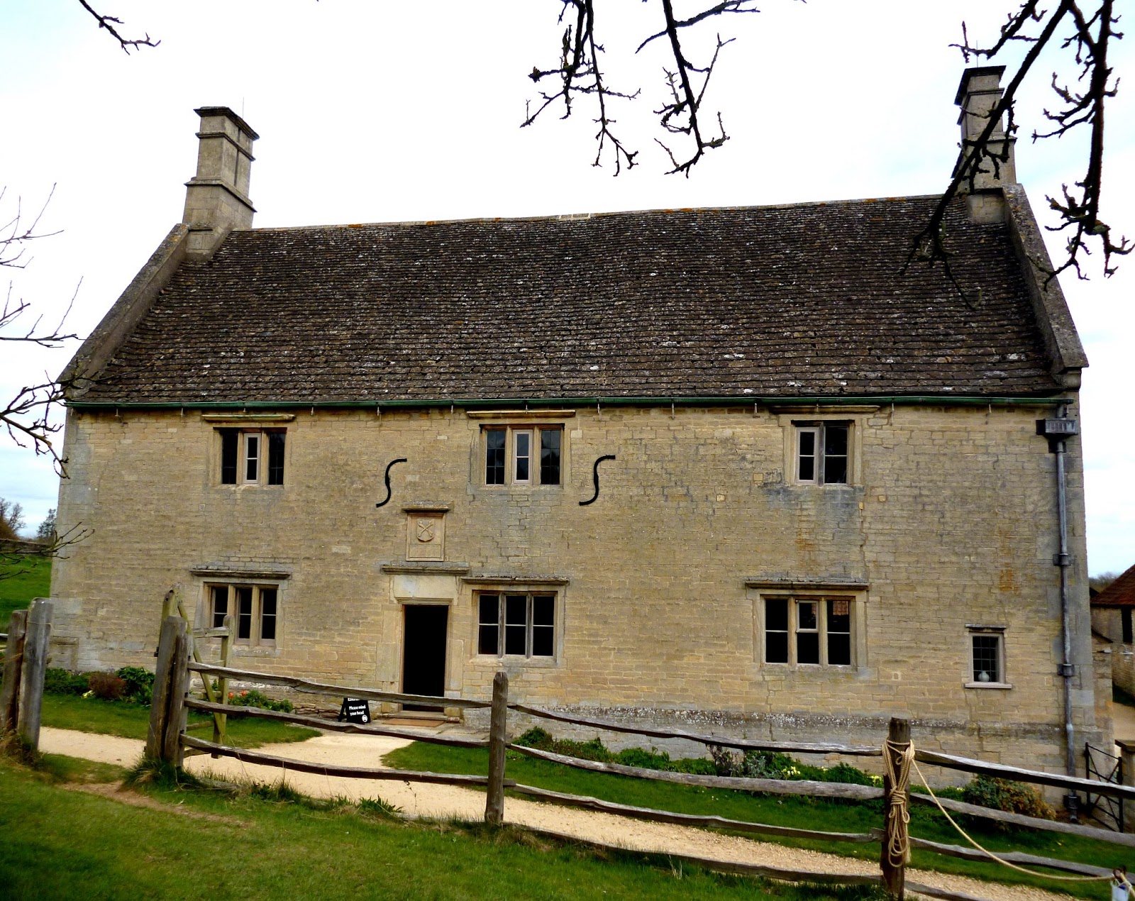 Dr Tony Shaw: Isaac Newton in Woolsthorpe-by-Colsterworth, Lincolnshire