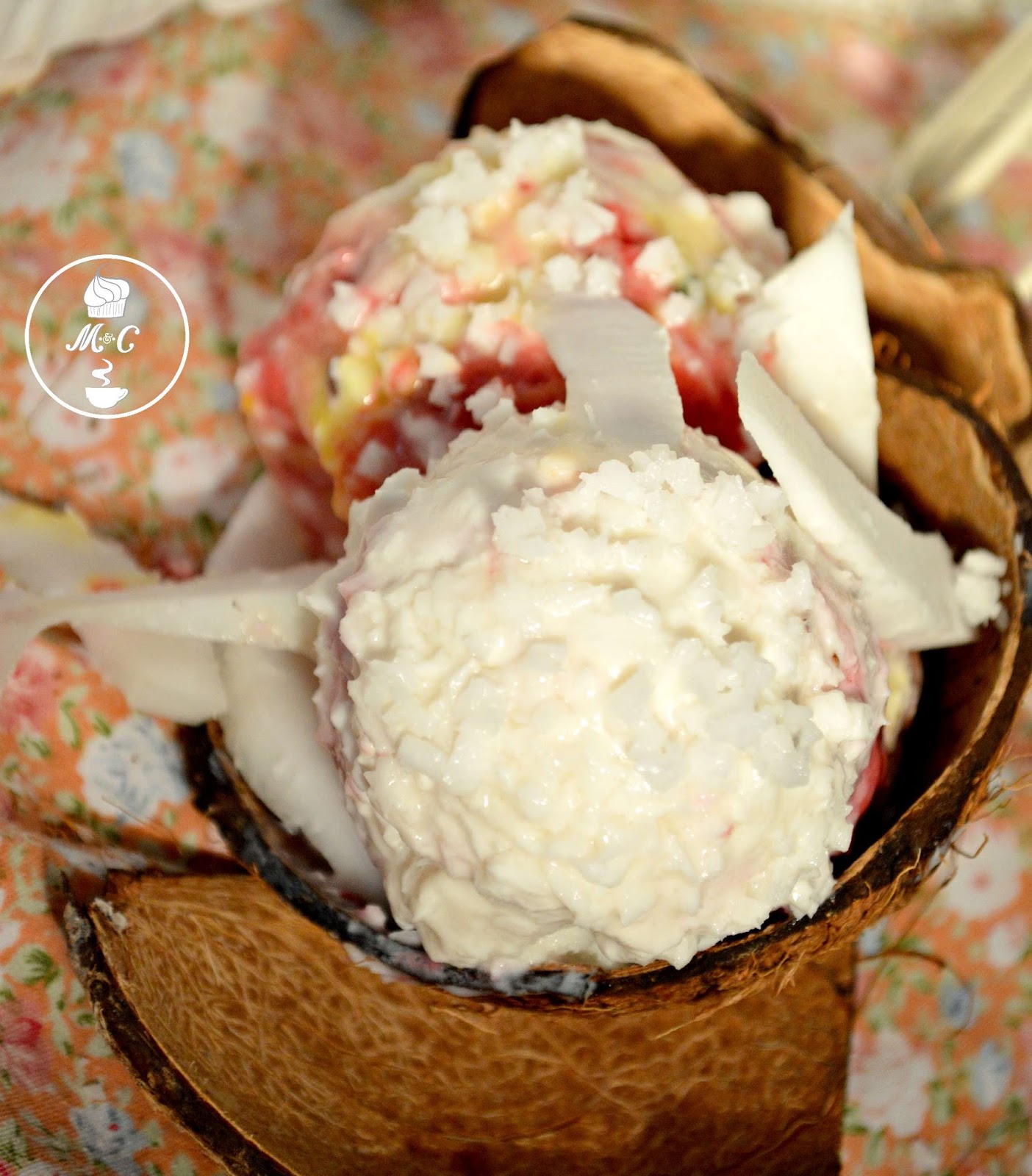Mango y Cerezas: Helado de Coco (bajo en calorías).
