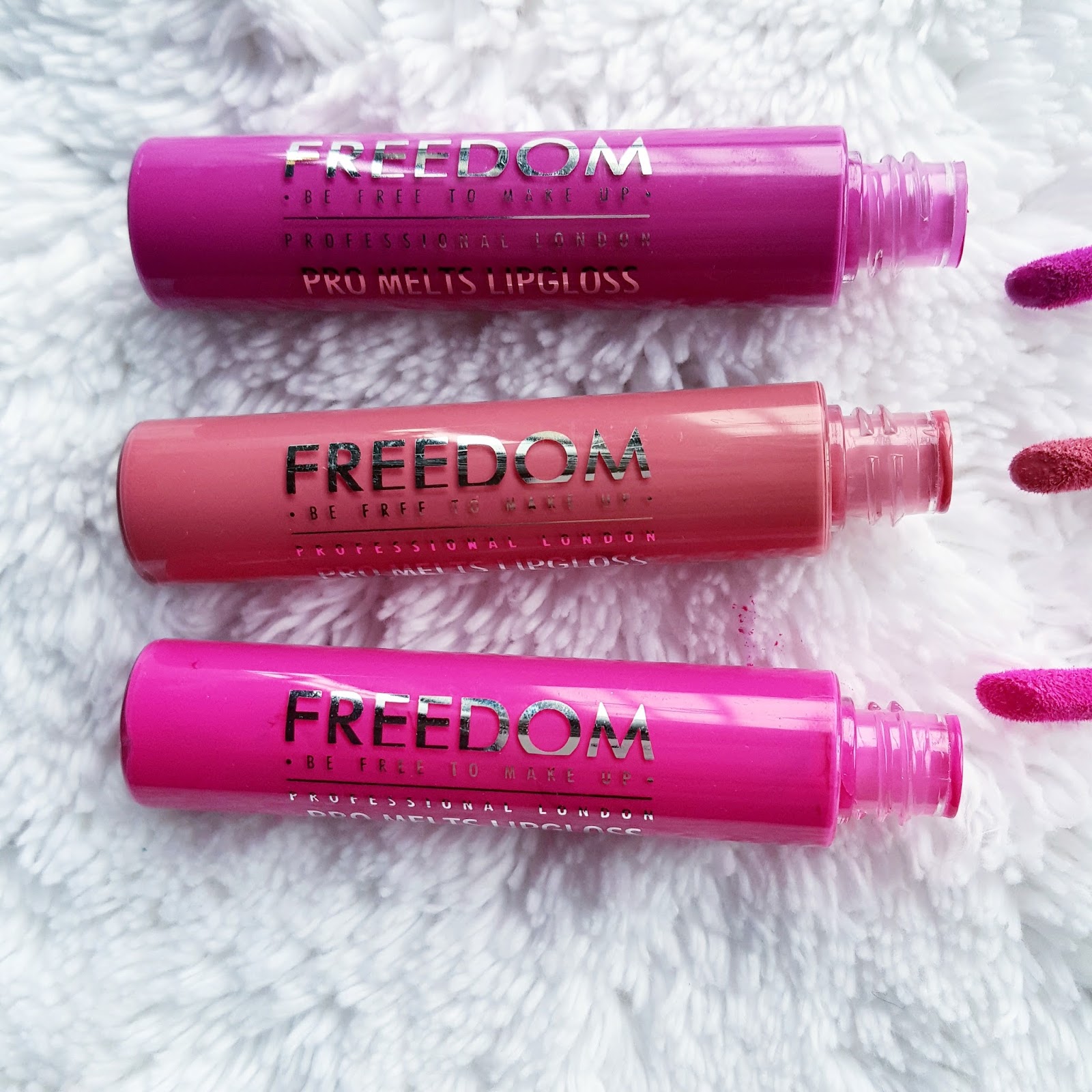 RIDZI MAKEUP: FREEDOM MAKEUP PRO MELTS LIPGLOSS REVIEW SWATCHES