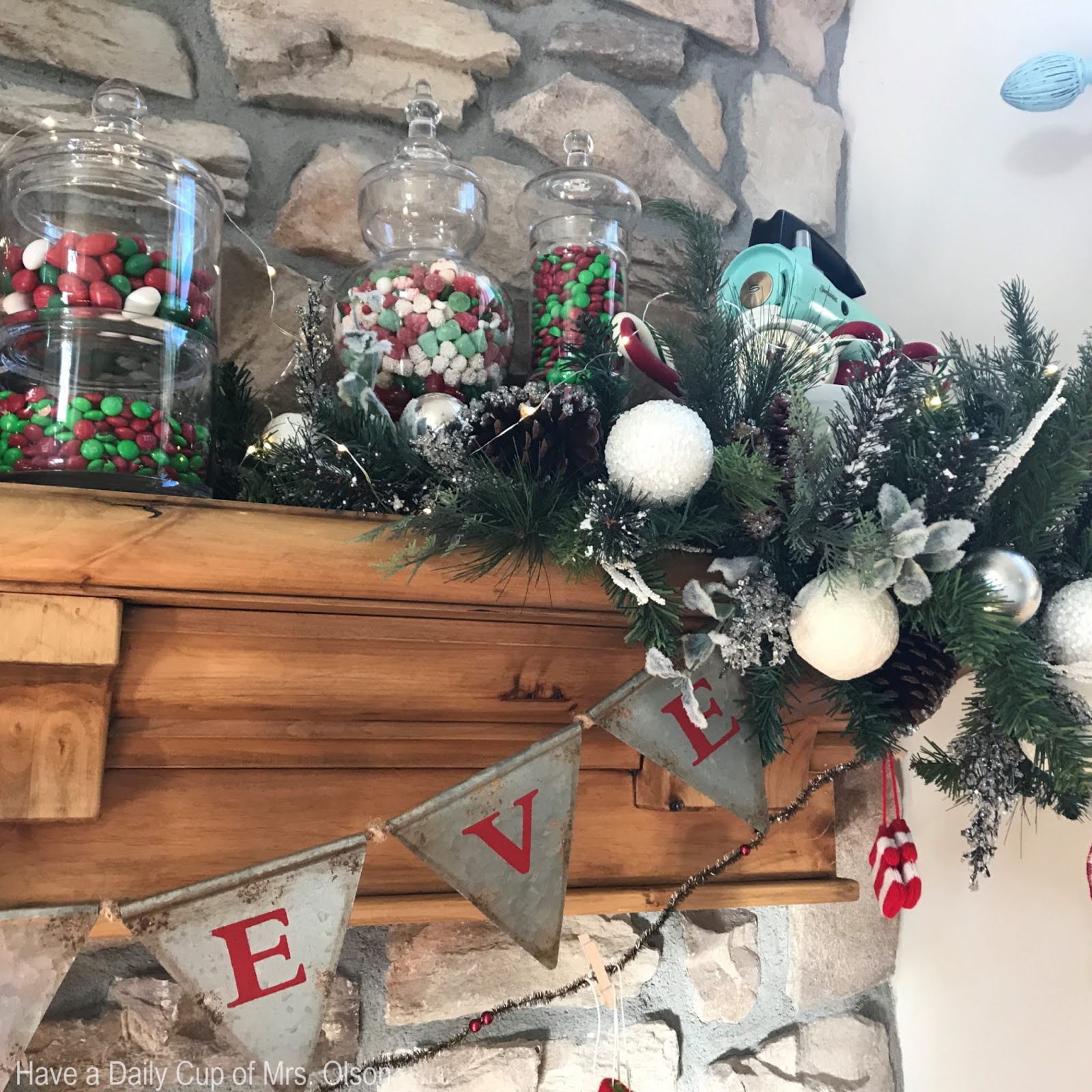 Sweet Christmas Snippets Mantle - Have a Daily Cup of Mrs. Olson