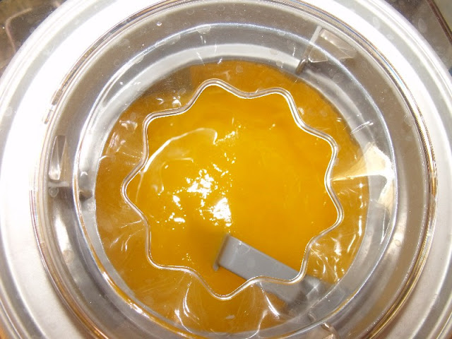 Clever, Crafty, Cookin' Mama: Peach Mango Slurpee