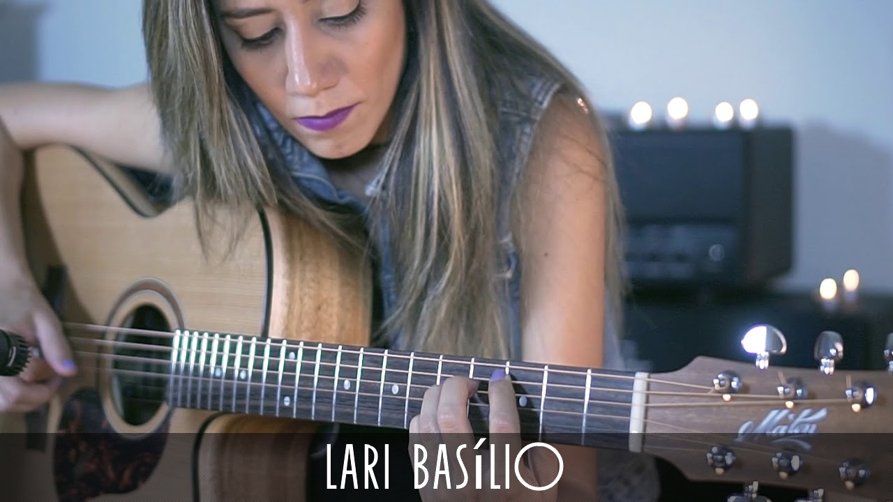 Lari Basílio: It's all right - Maton SRS808C
