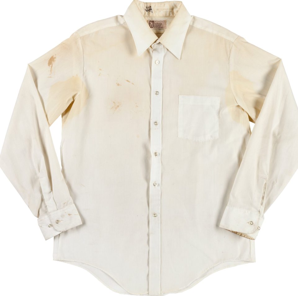 December 8, 1980: The Last Known Photo of John Lennon ~ Vintage Everyday