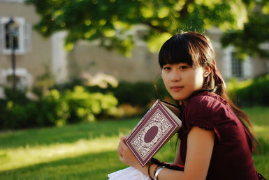 Val, la petite rapporteuse: Xuewei ZHANG, Jeune Femme d'aujourd'hui