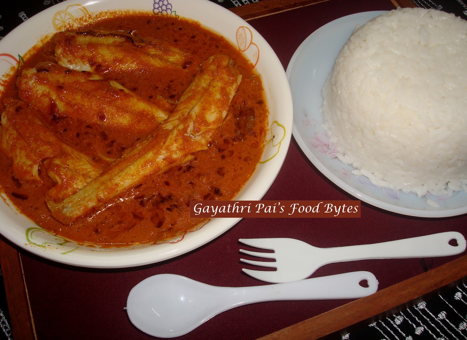 Gayathri Pai's Food Bytes: Kane / Noglekana / lady Fish Gashi with Rice.