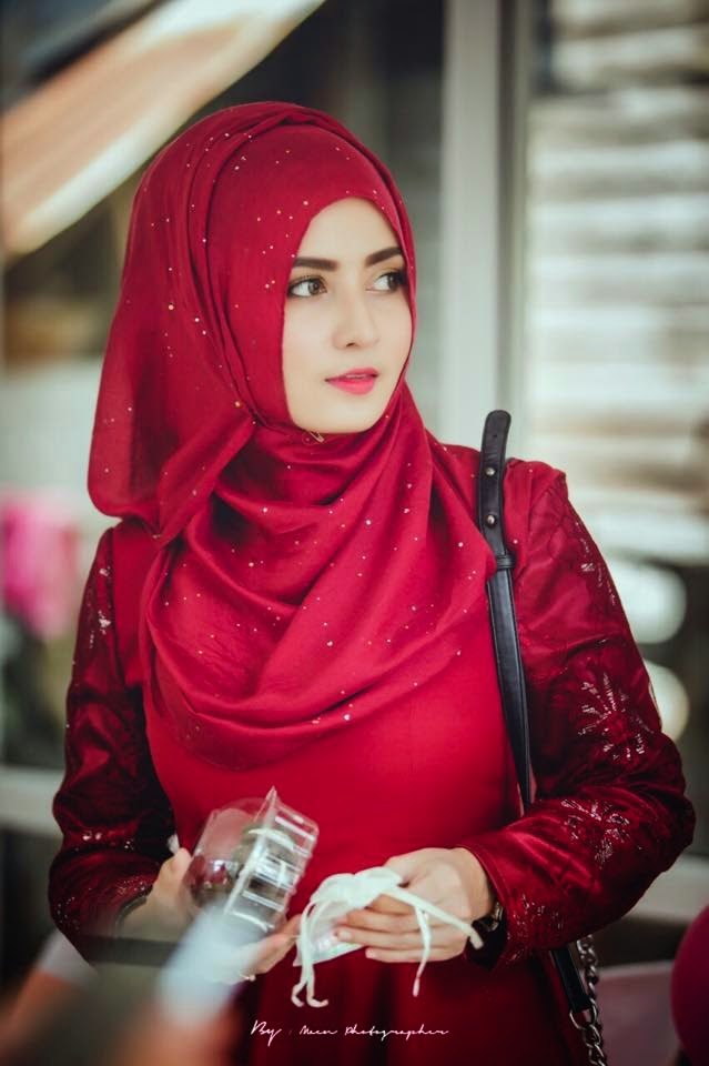 Hijaber Malaysia Cantik Banget Dengan Setelan Serba Merah Hijab Style