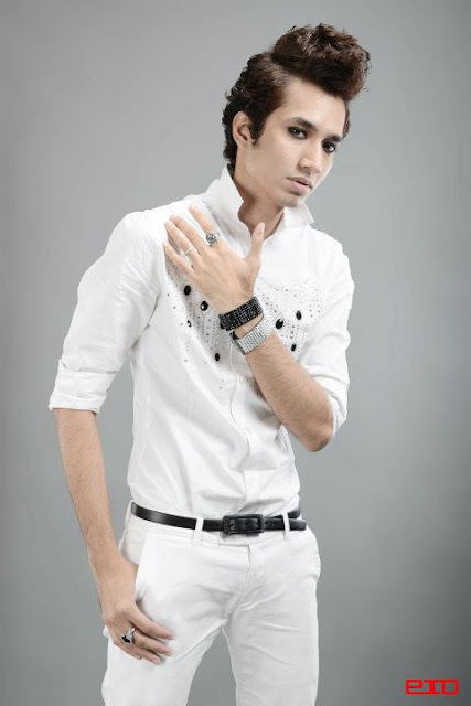 M y a n m a r H u n k s: Zin Min Aung @ Notorious In White