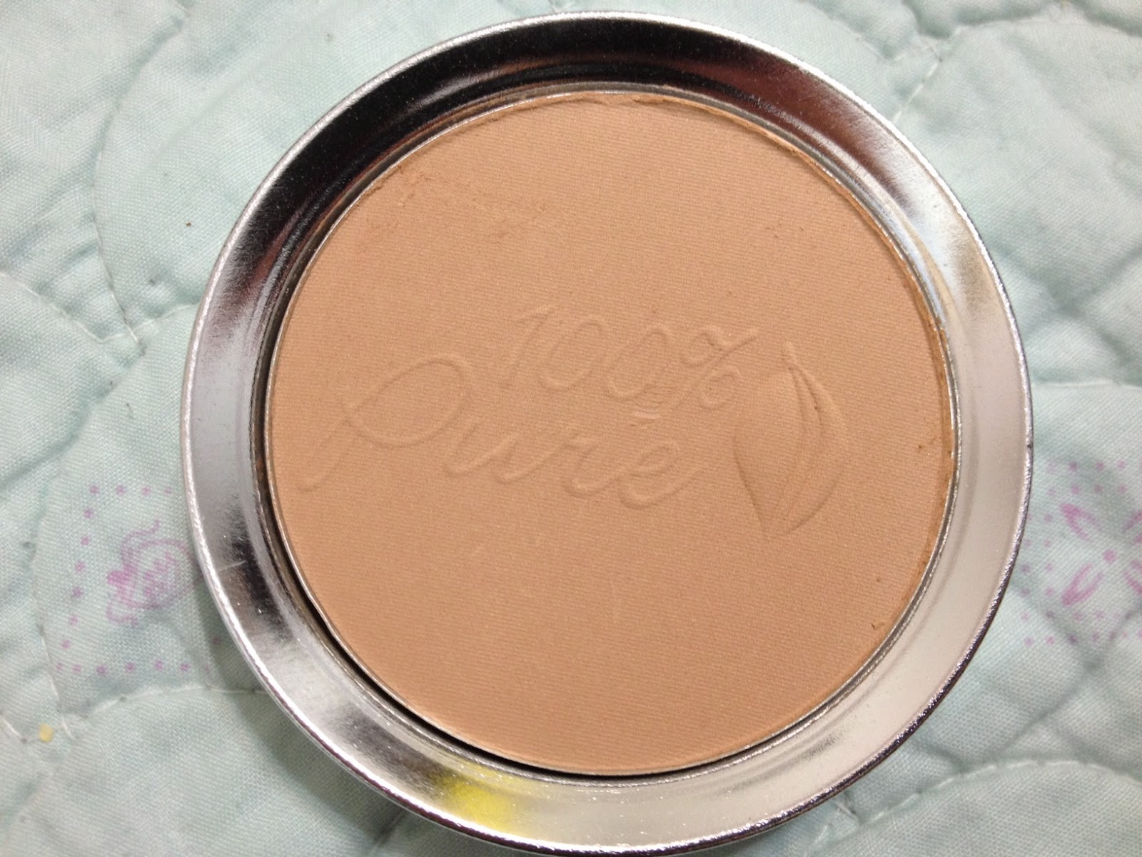 Bonbon Naturale: 100% Pure Powder & Tinted Moisturizer Review