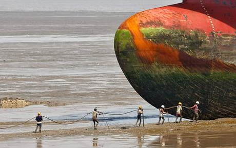 Gujarat's Alang shipbreakers "earn" more than elsewhere in the world at ...