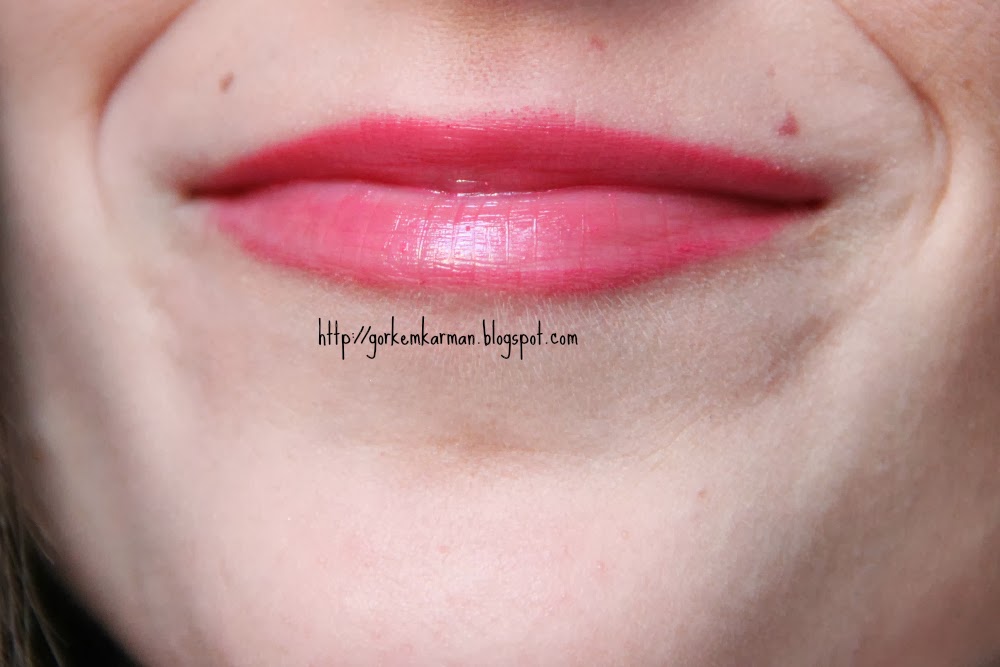 Your Face, My Canvas.: MAC Lustering Lipstick || Ruj İncelemesi