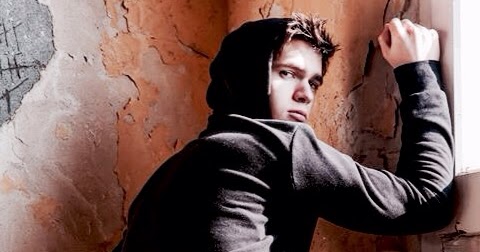 Gay Cultes: Châtiment corporel