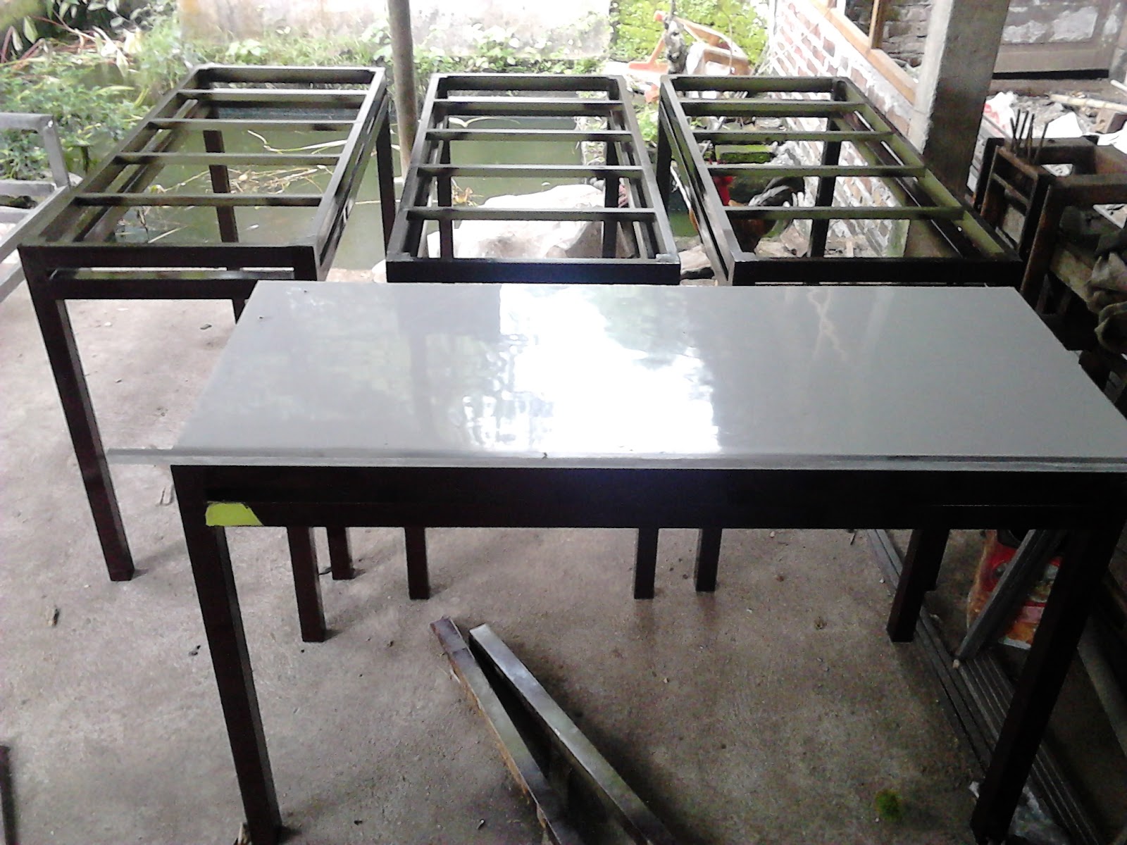 N-TREE LAS MAGELANG: Meja Dari Besi