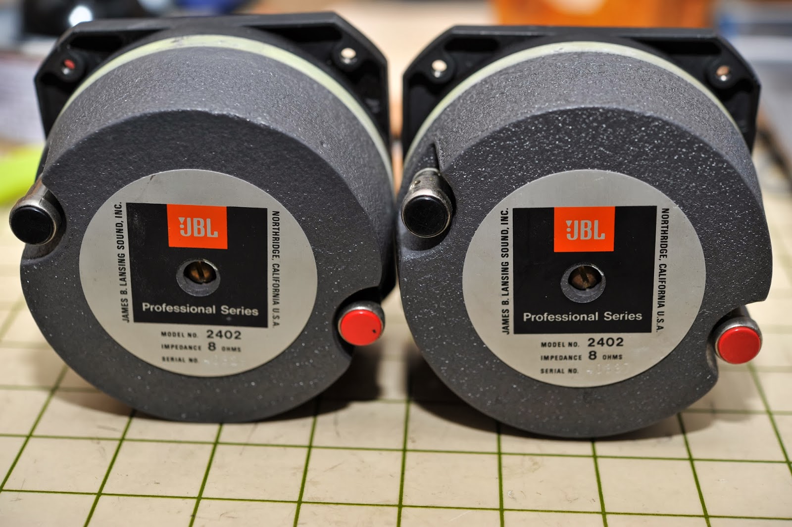 金属とガラスの日々 Stereo Cameraと真空管: JBL 2402 到着