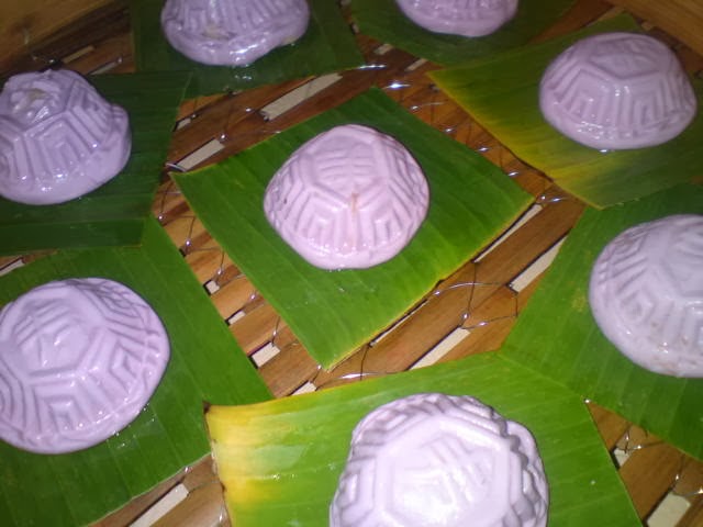 Cooking Pleasure: Purple Sweet Potato Angku Kuih #1