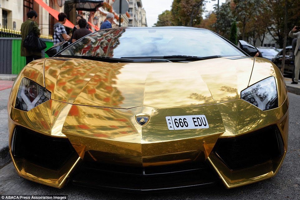 Passion For Luxury : Gold Lamborghini Aventador Was Seen In Paris
