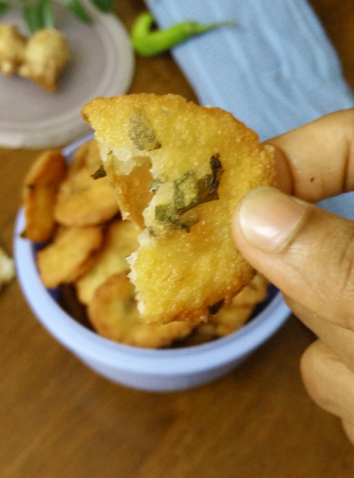 Welcome to Prameela's Kitchen: Semolina Crispies/Sooji Crispies ...