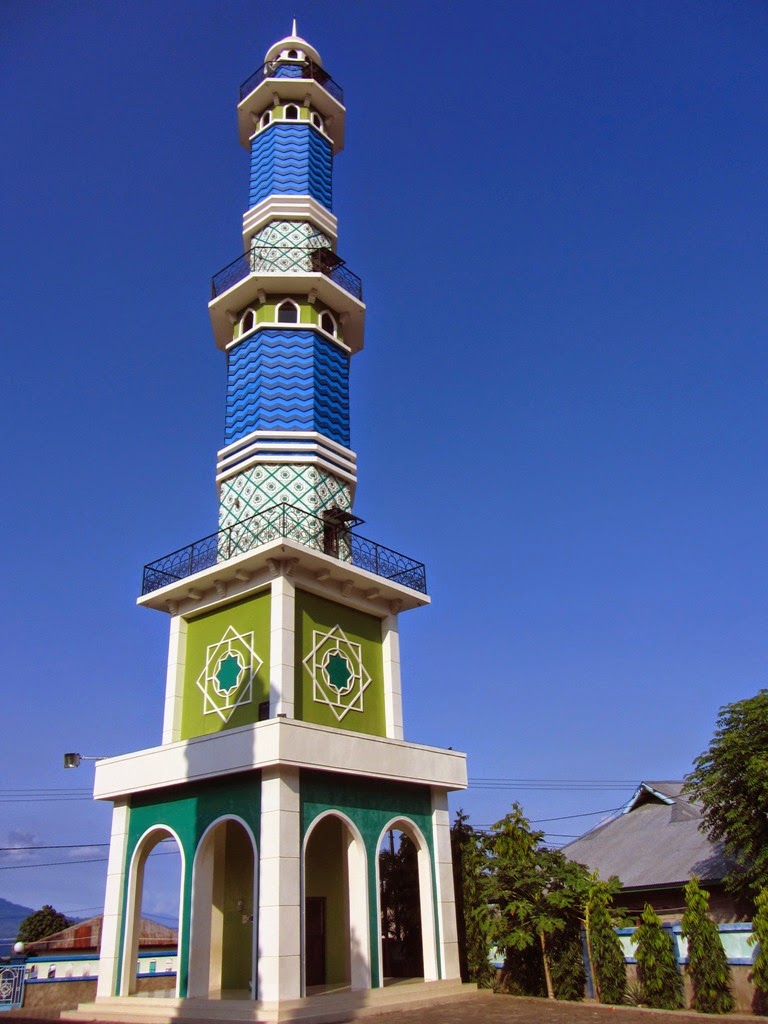 LET'S GO AROUND THE WORLD!!!: LAMAKERA, DESA PEMBURU PAUS DI PULAU SOLOR