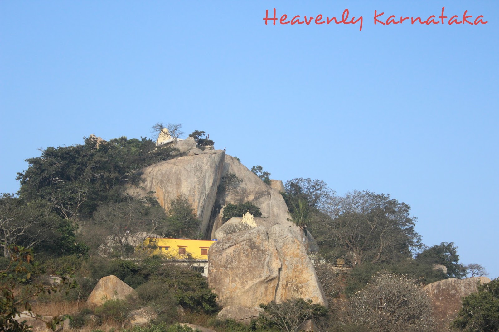 Tourist Places in Karnataka: Avalabetta - Lepakshi Temple - Nandi Hills