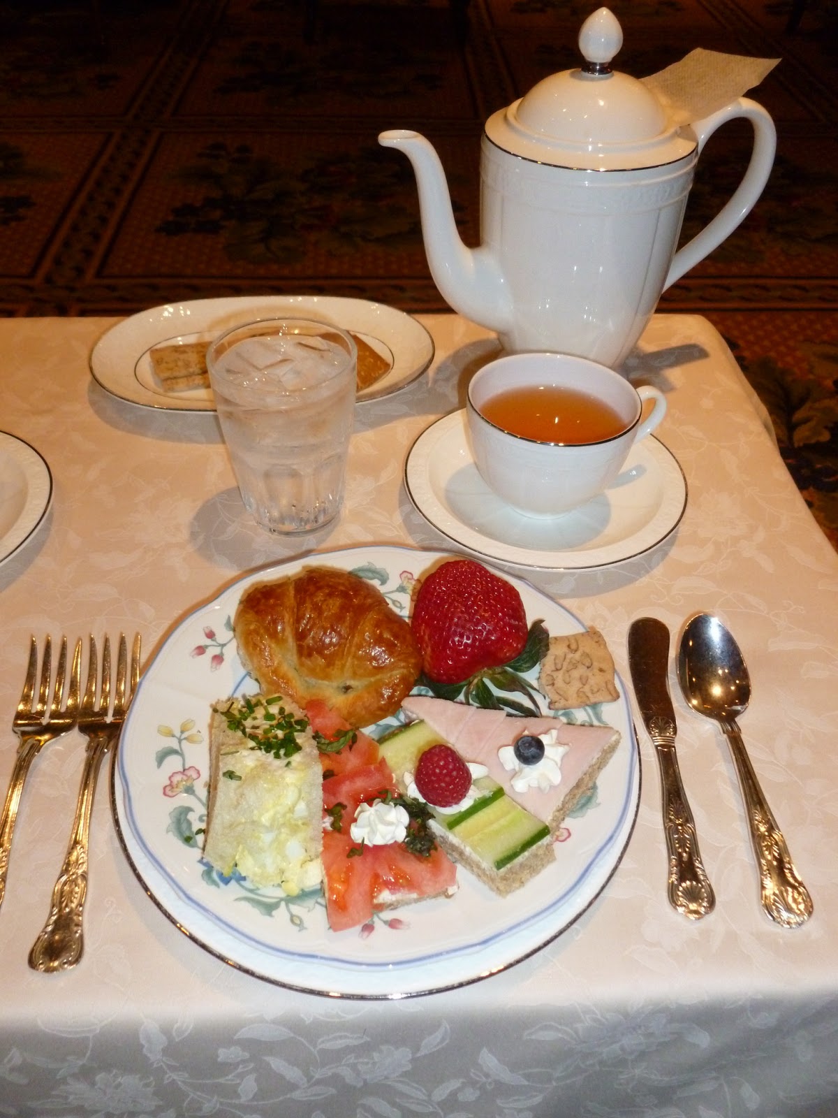 Lilly My Cat: Texas Longhorns and Tea at the Adolphus Hotel