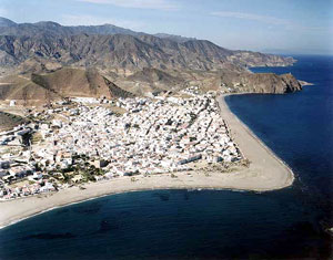 Caminando entre sonrisas: Carboneras (Almería)