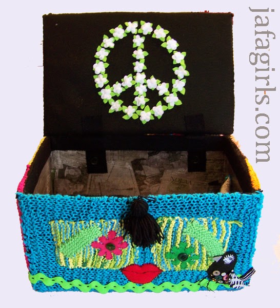 Jafagirls: YARNBOMBING