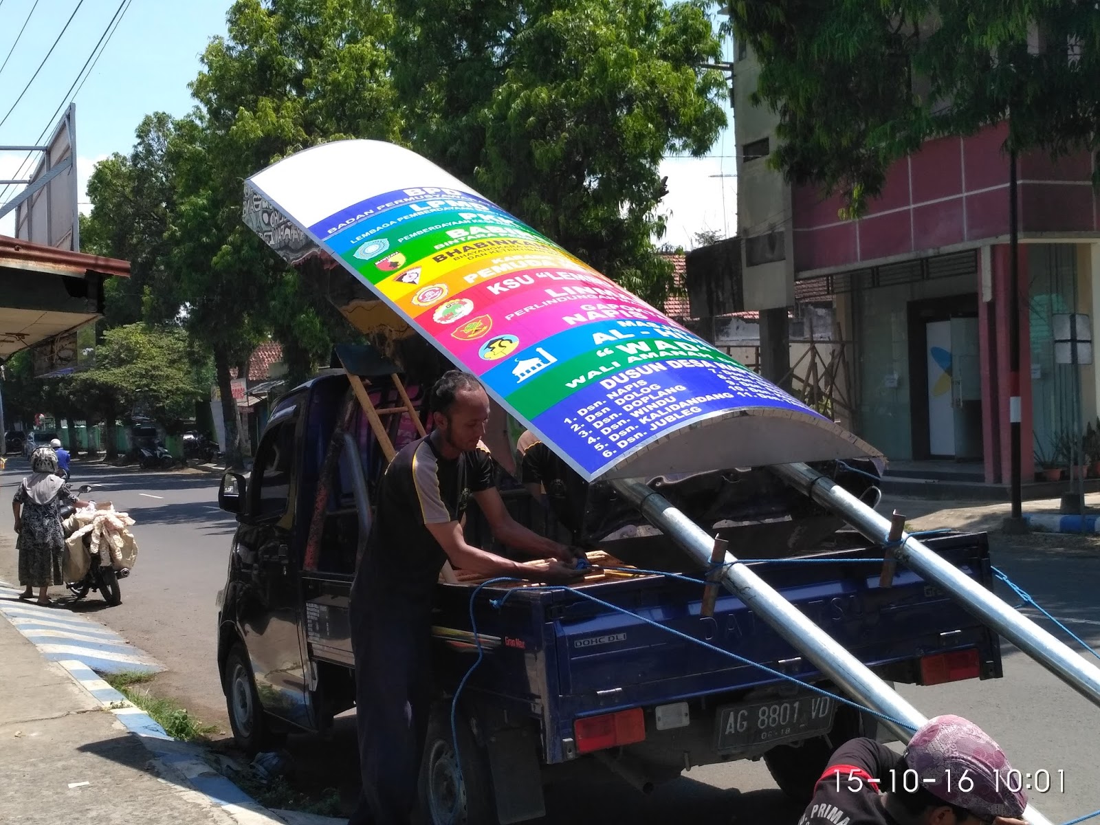 Pembuatan dan Pemasangan Neonbox Besar Kantor desa