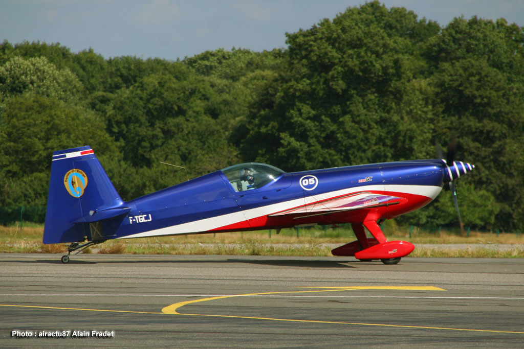 airactu87 par Alain Fradet: Extra 330 F-TGCJ EVAA Armée de l'Air