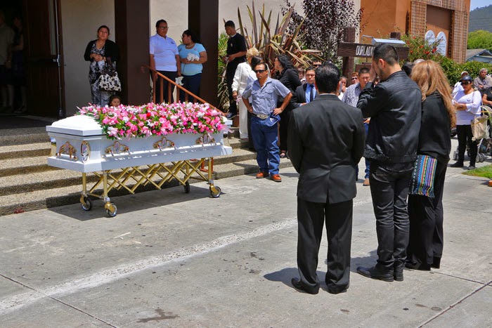 Alex Darocy Photography: Family and Friends Bid Farewell to Yanira ...