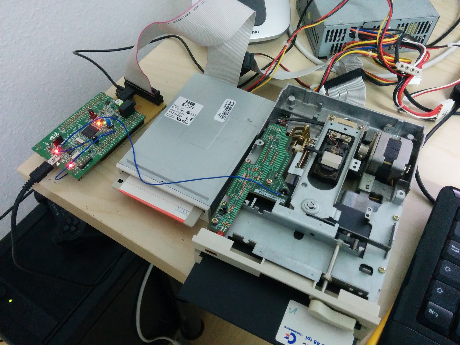 Slamy's Electronics Lab: Slamy STM32 Floppy Controller - Part 1