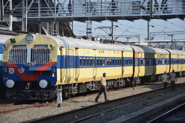 Rail Maniac: KNOW MORE OF THE DMU/EMU/MEMU. HOW DO THEY WORK??