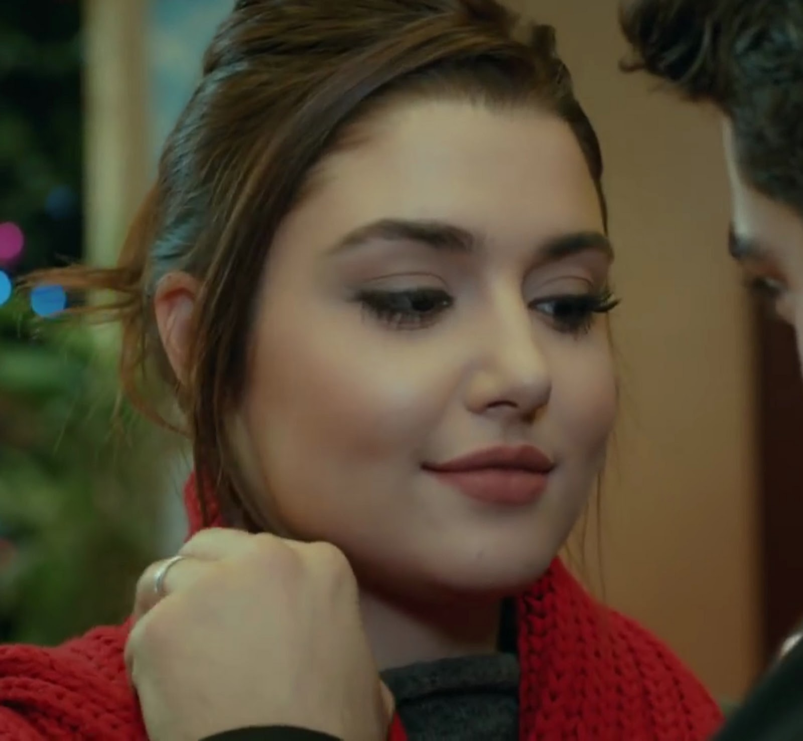 My TV Beauty: Miss Turkey Hande Ercel As Hayat Uzun In Turkish TV ...