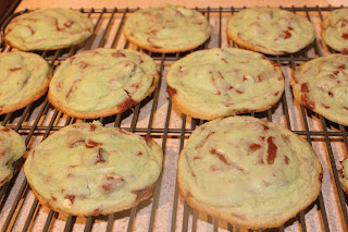 Day in the Life of a Griffin: Chunky Minty Green Cookies