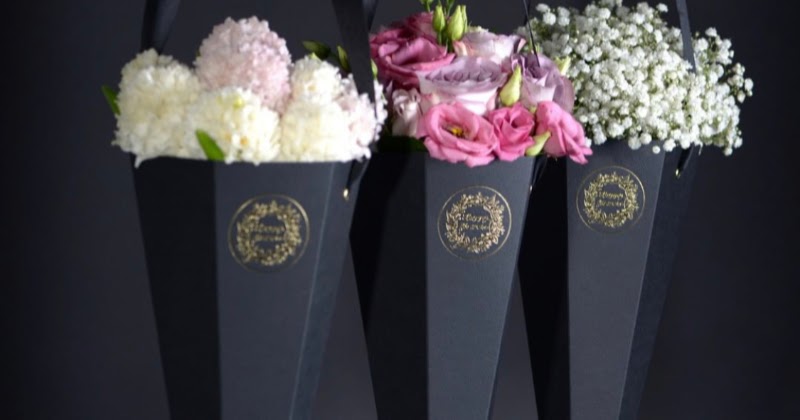 Bouquets box on Packaging of the World - Creative Package Design Gallery