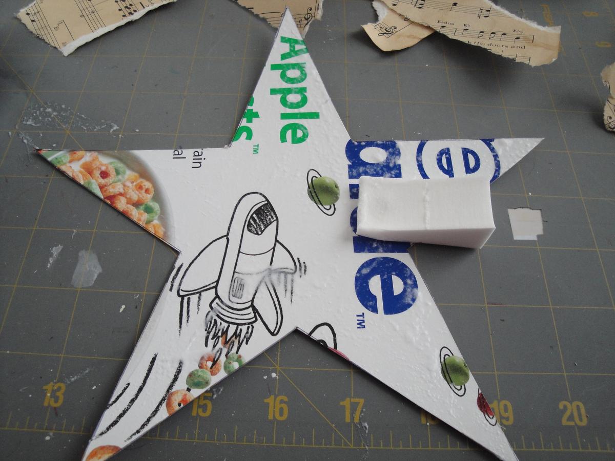 Hazelruthes's: Make A Vintage Style Star From A Cereal Box Tutorial
