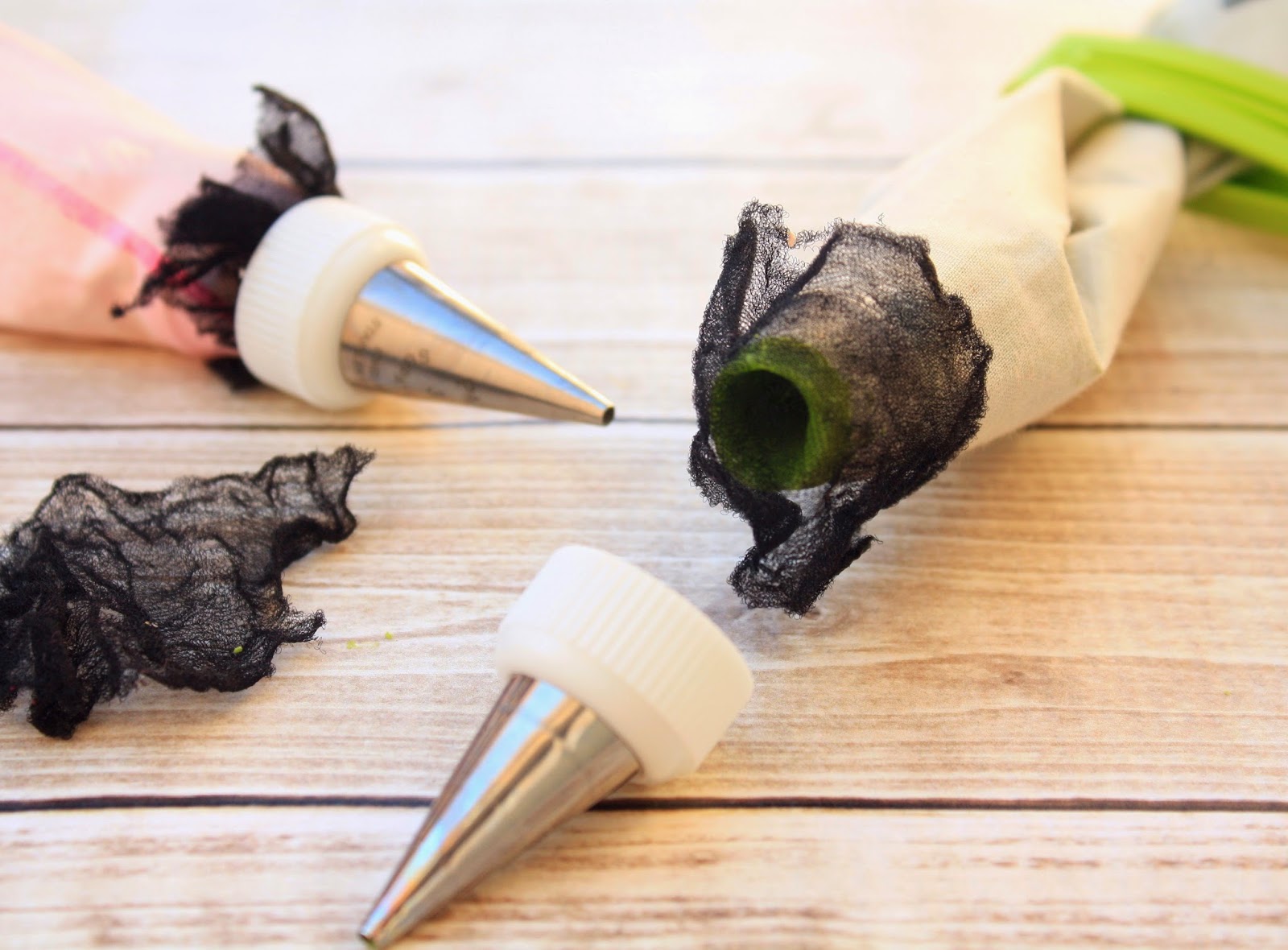 Piping Straight Lines -- Quick Tip Tuesday