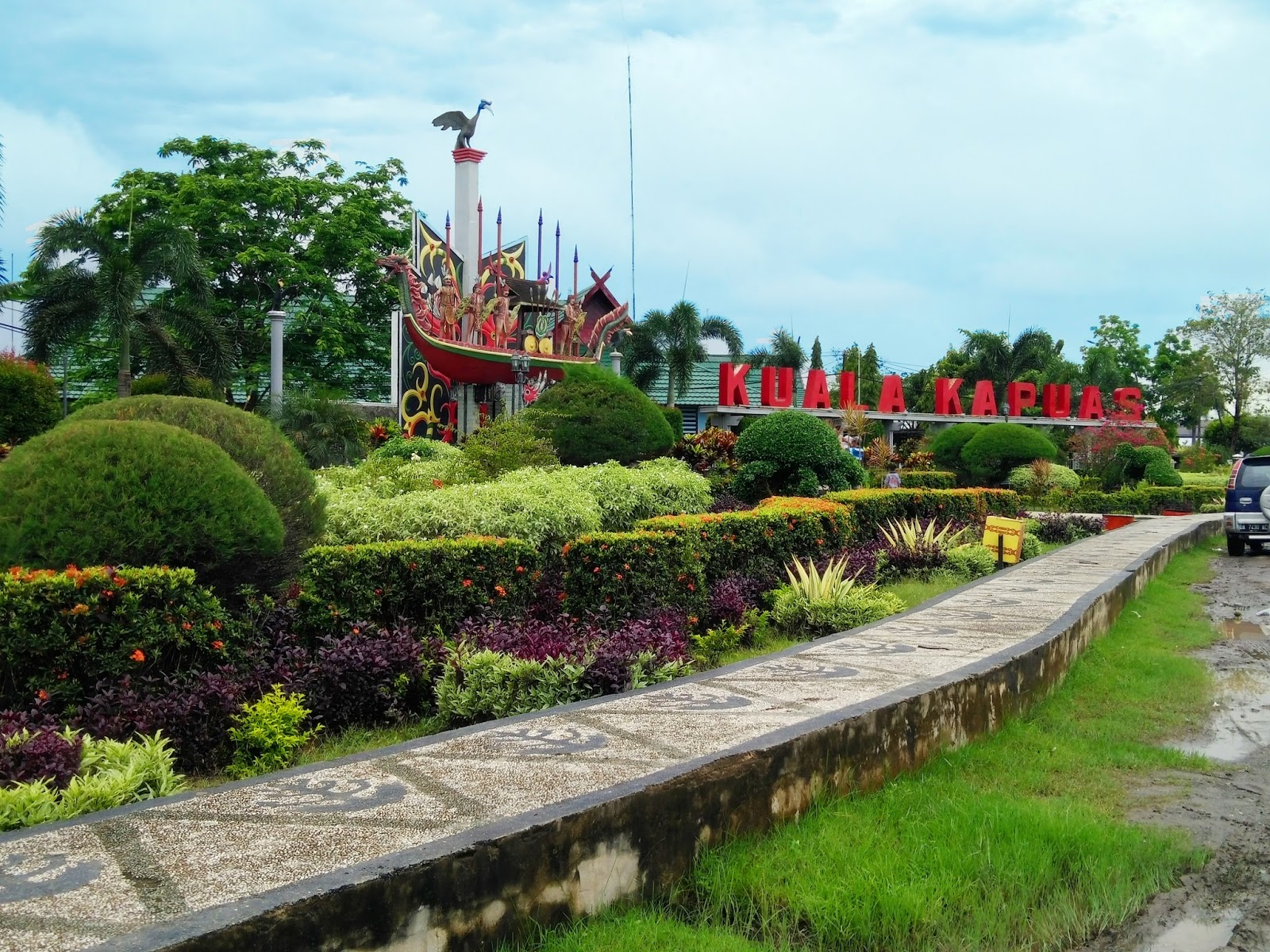 Vina Yu: Cafe Terapung di Kota Air (Kuala Kapuas)