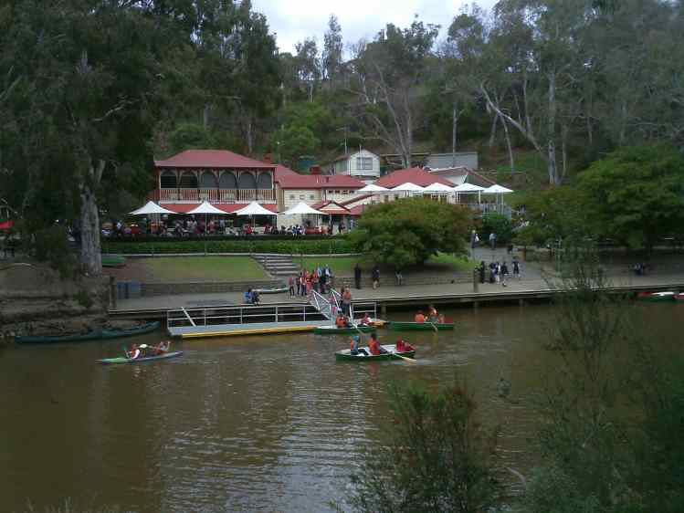 TRACKS, TRAILS AND COASTS NEAR MELBOURNE : Dight 's Falls - Yarra Bend Park