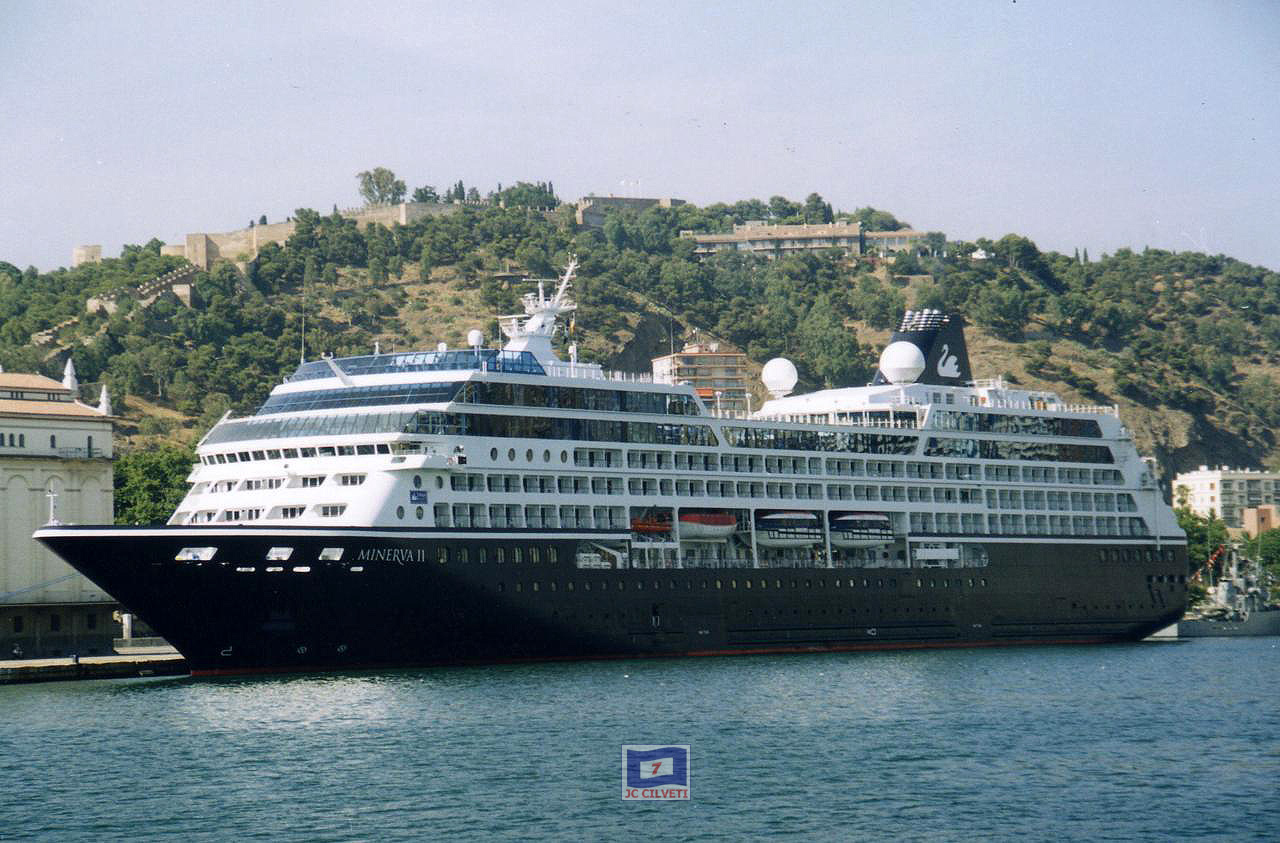Málaga Marítima: Primera escala en Málaga del buque de crucero ADONIA