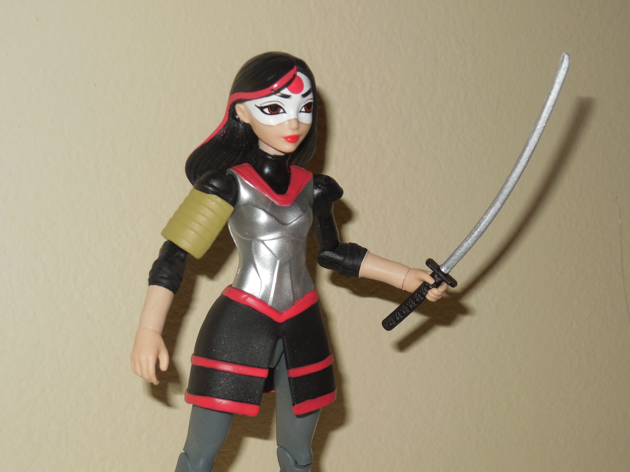 Veni Vidi Dolli: REVIEW: DC Superhero Girls Katana Action Figure