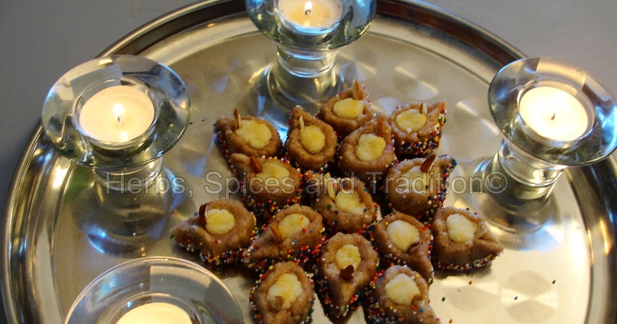 Herbs, Spices and Tradition: EDIBLE DIYAS