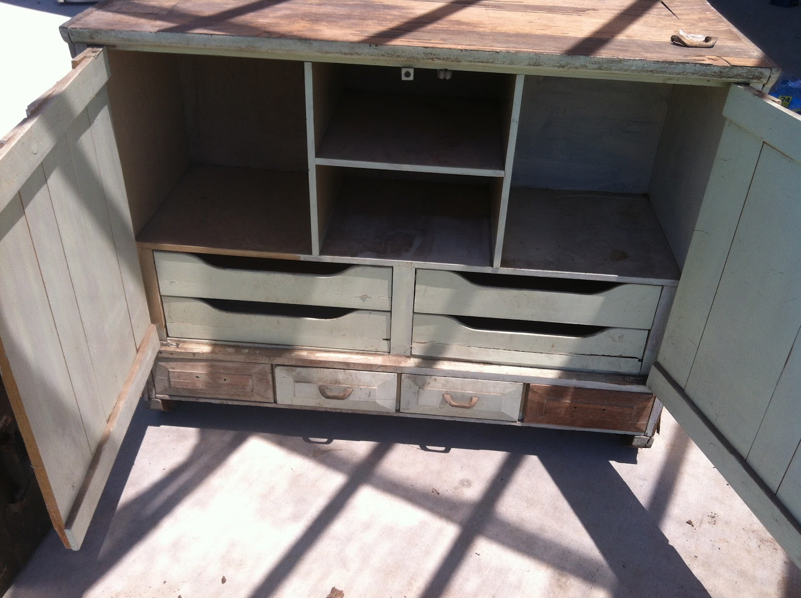 The Baeza Blog: Trash to Entry Table