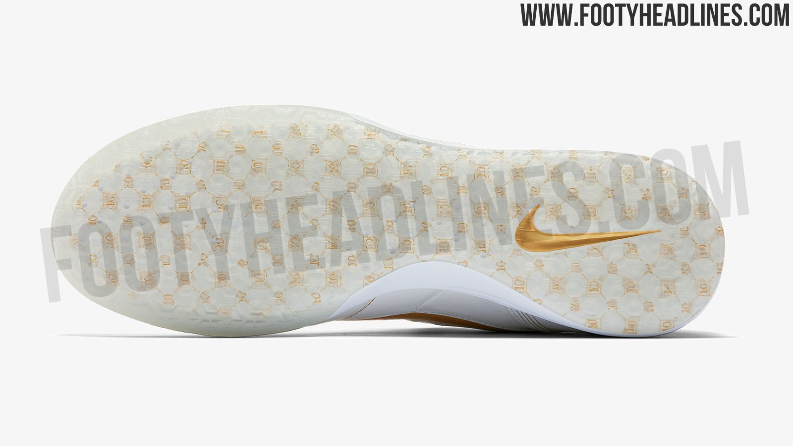 White / Gold Nike Legend R10 Ronaldinho 2018 Boots Released - Footy ...
