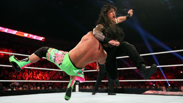 WWE In live!!!!: 6-MAN TAG TEAM MATCH