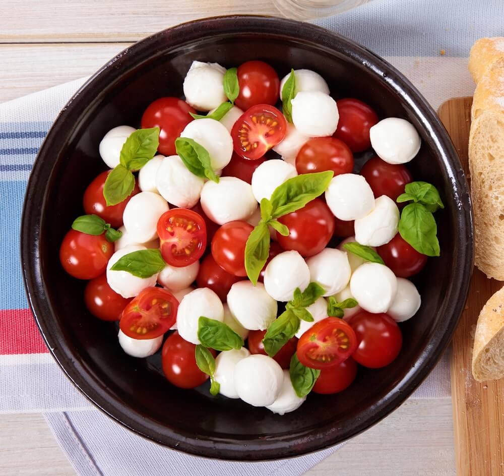 Receita de Salada Caprese - Tema Magazine