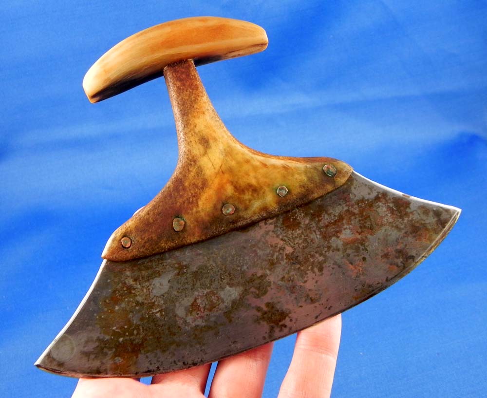 Elfshot: Steel Ulu Reproduction