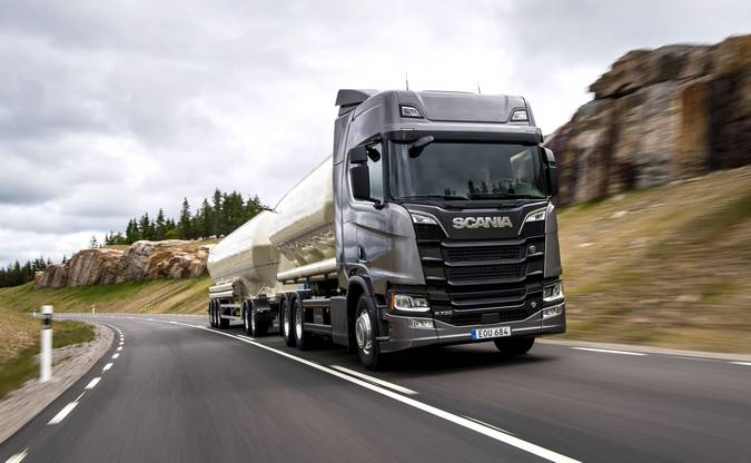 Imponência e design futurístico marcam a nova geração Scania