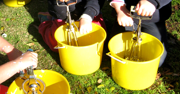 HOW TO EASILY MAKE RECYCLED PAPER WITH PRESCHOOLERS | you clever monkey