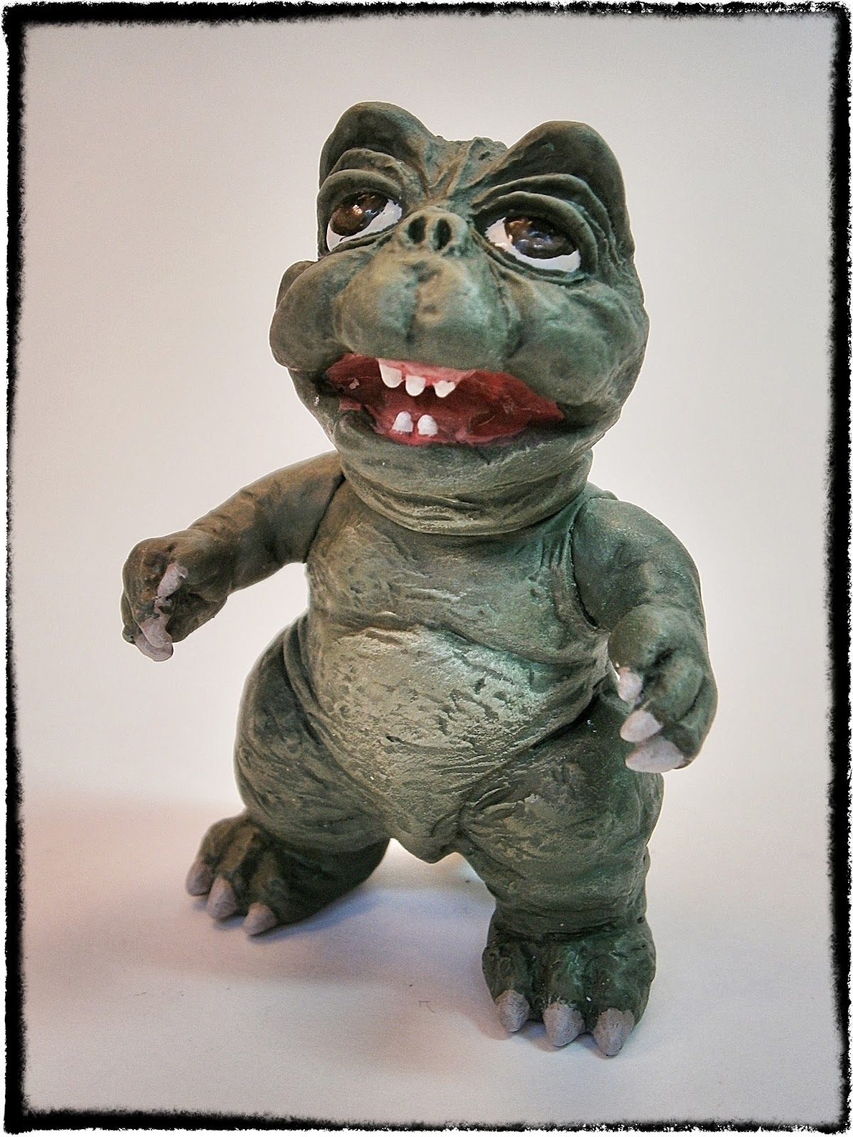 MechaGeezer's Toy Ramblings: Toy Review: West Kenji SD Godzilla and Minilla